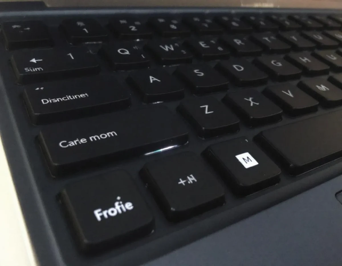 La touche M sur QWERTY : Accélérez votre frappe comme un professionnel ...